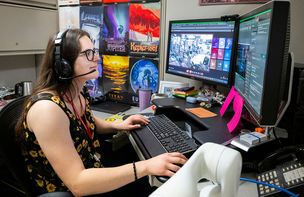 NRL Demonstrates First Reinforcement Learning Robot Control in Space ...